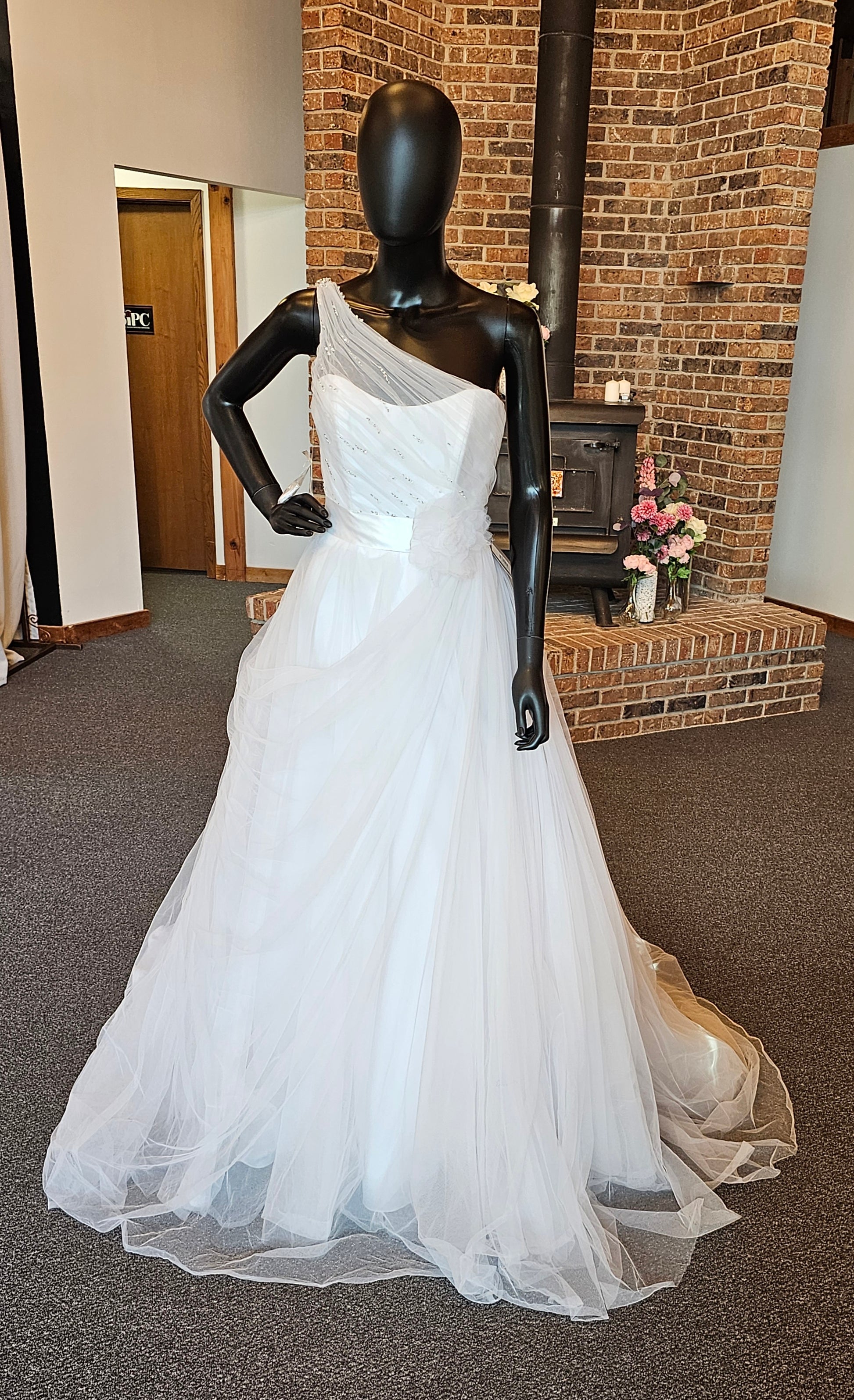 Alfred Angelo One Shoulder Tulle Wedding Gown – Arabella Bridal
